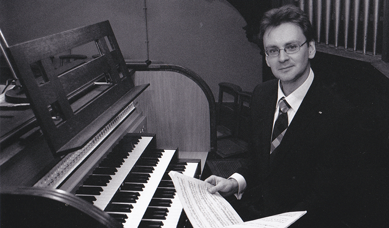 Bert den Hartog bespeelt Pels Orgel in Antonius van Paduakerk | De ...